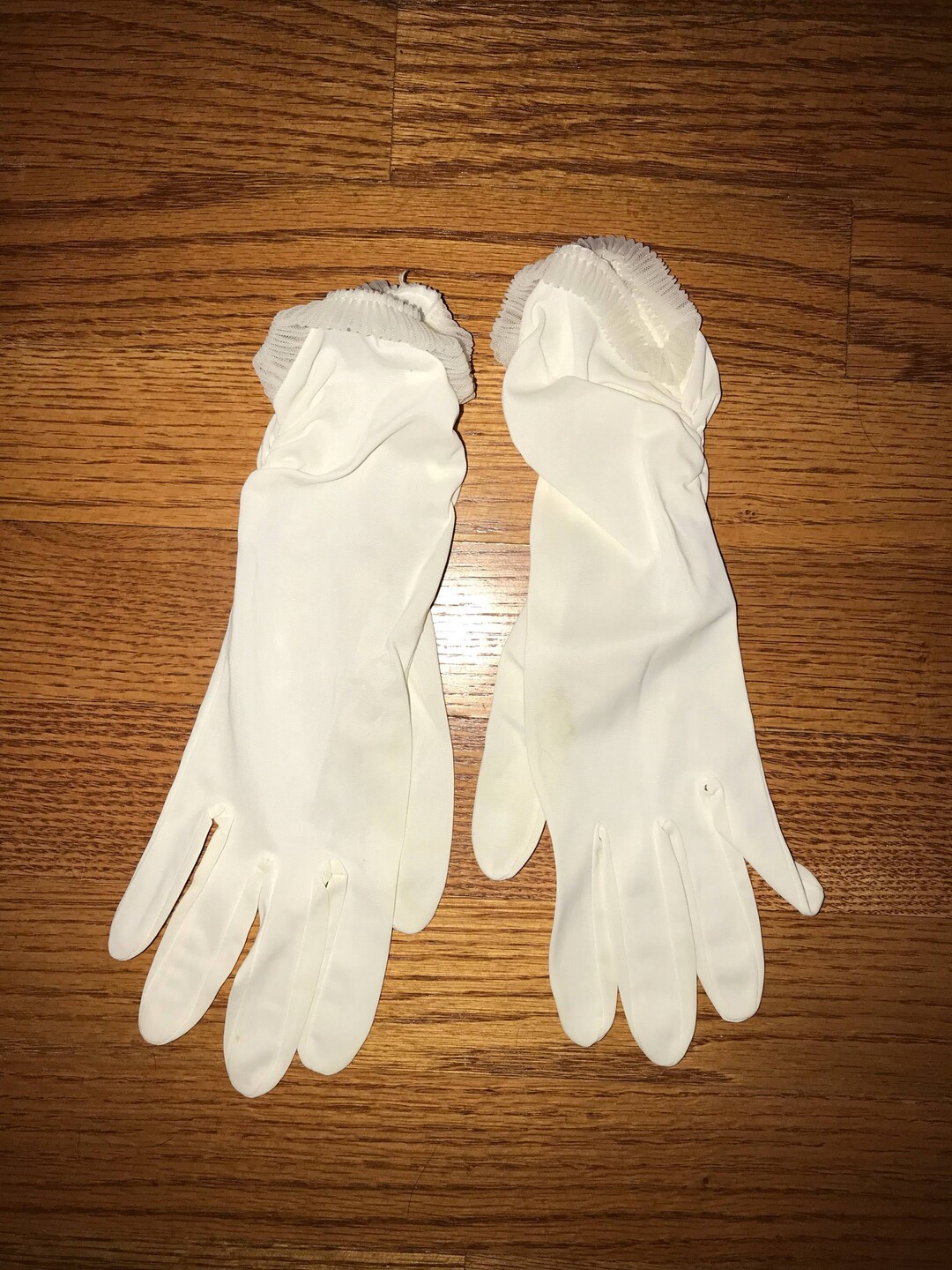 Vintage 50's White Gloves / by Hansen Gloves - Etsy