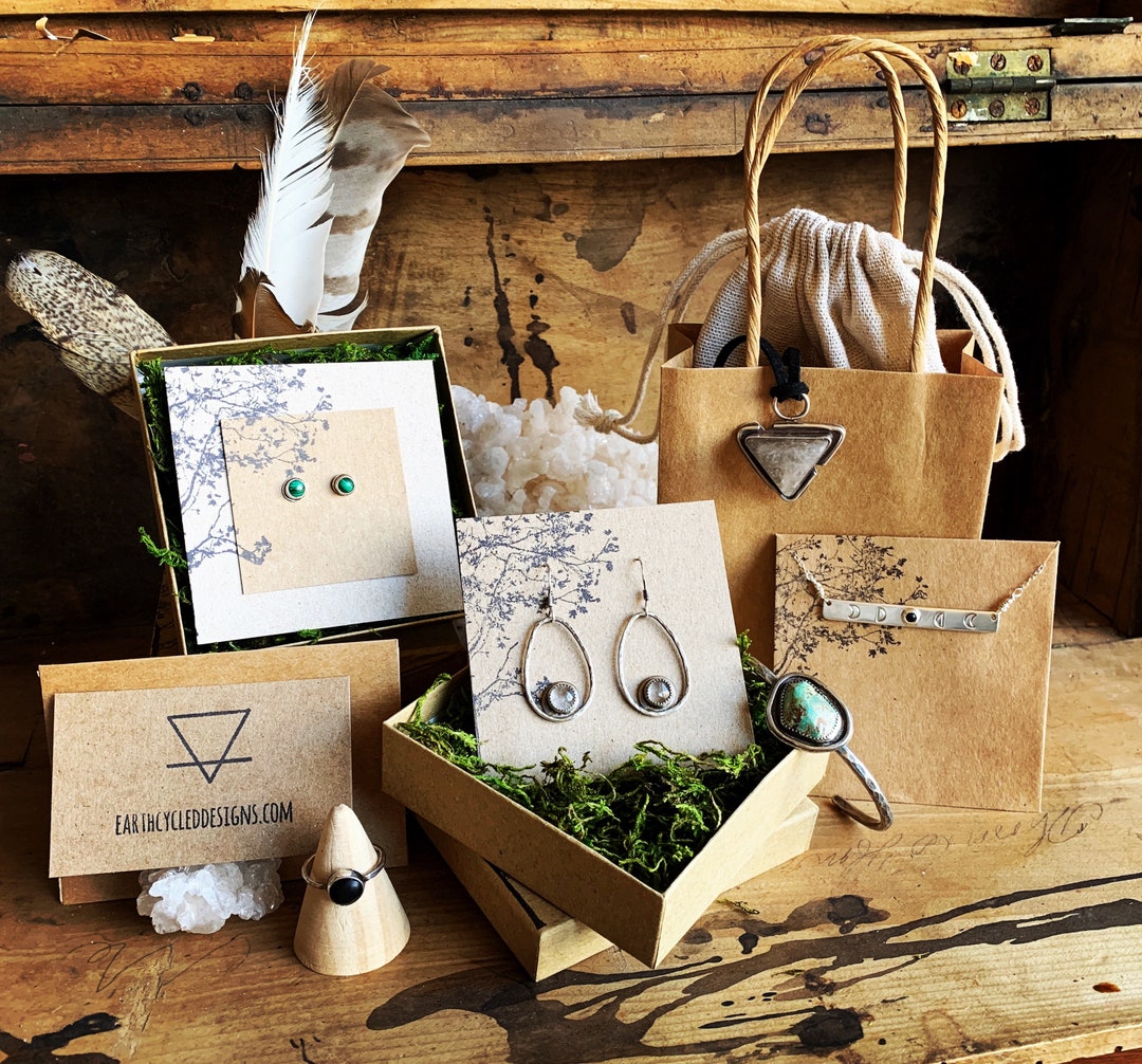 Gift Wrapping // Recycled Materials - Etsy
