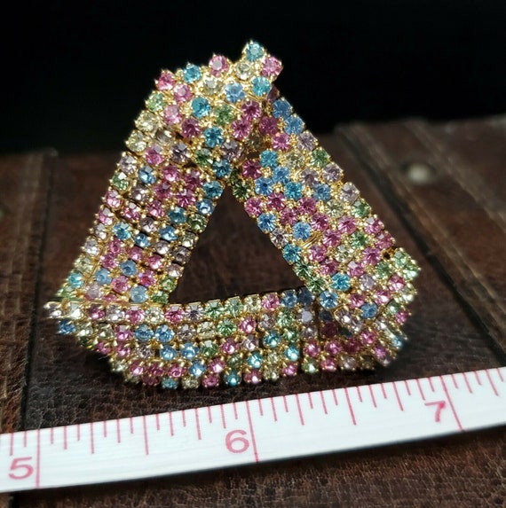 Brooch triangle - Gem