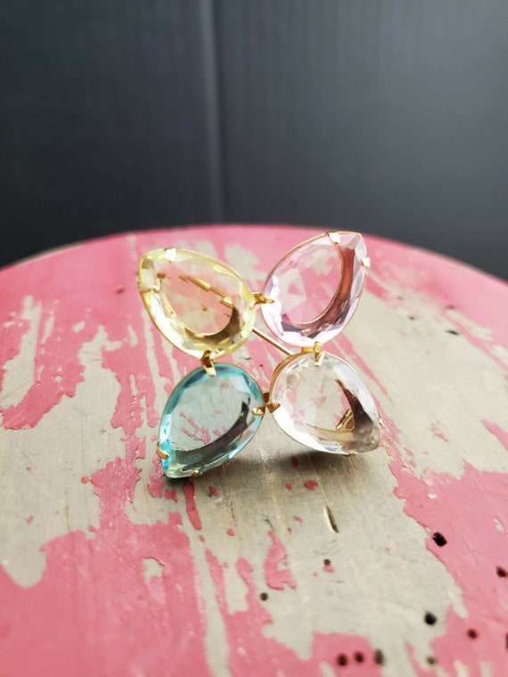 Vintage Avon Brooch - Gem
