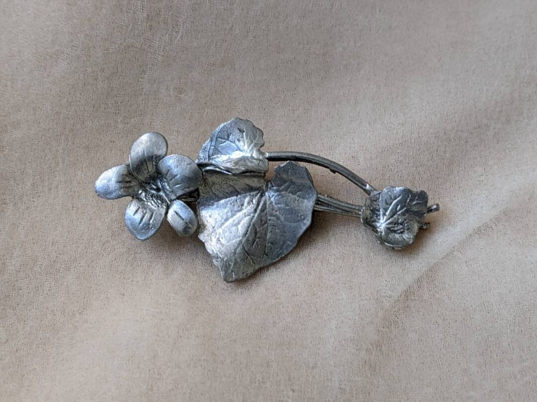 Vintage Pewter Tone Realistic Floral Iris Orchid Flower Pin Brooch ...