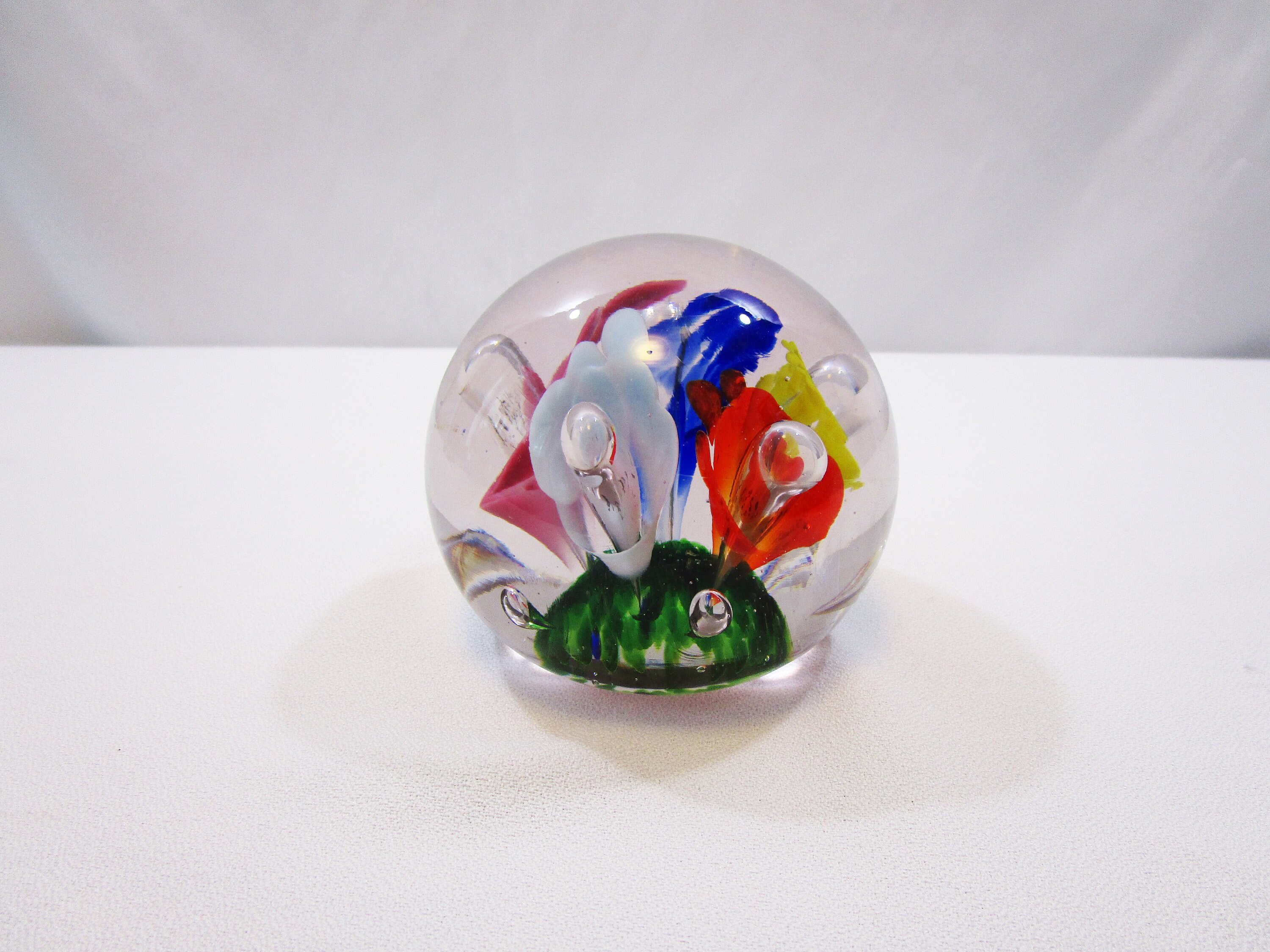 Vintage Joe Zimmerman Flower Paperweight Floral Controlled Bubble Art Glass Paperweight Knick