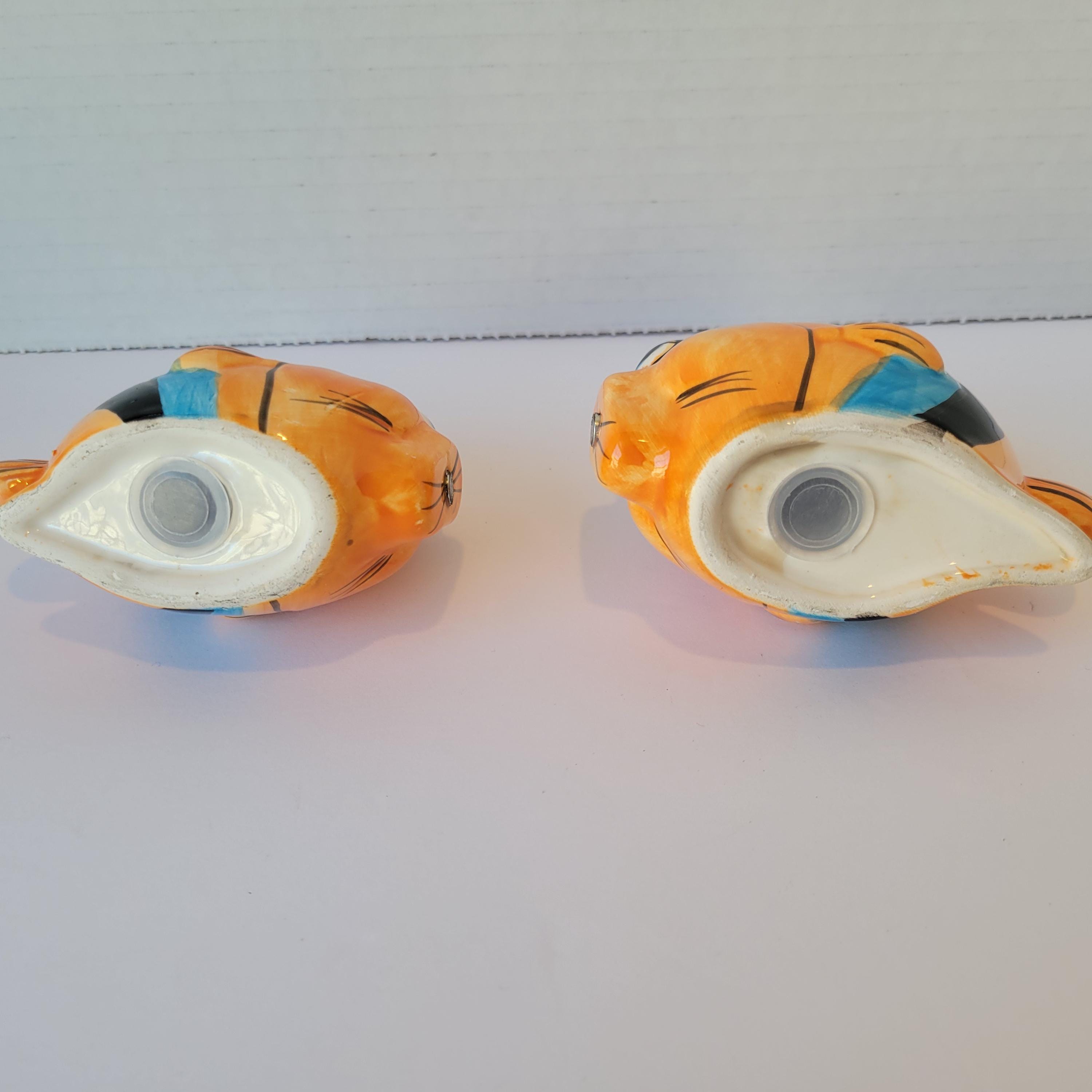 Kissing Fish Salt and Pepper Shakers Orange Tropical Magnetic Clownfish ...