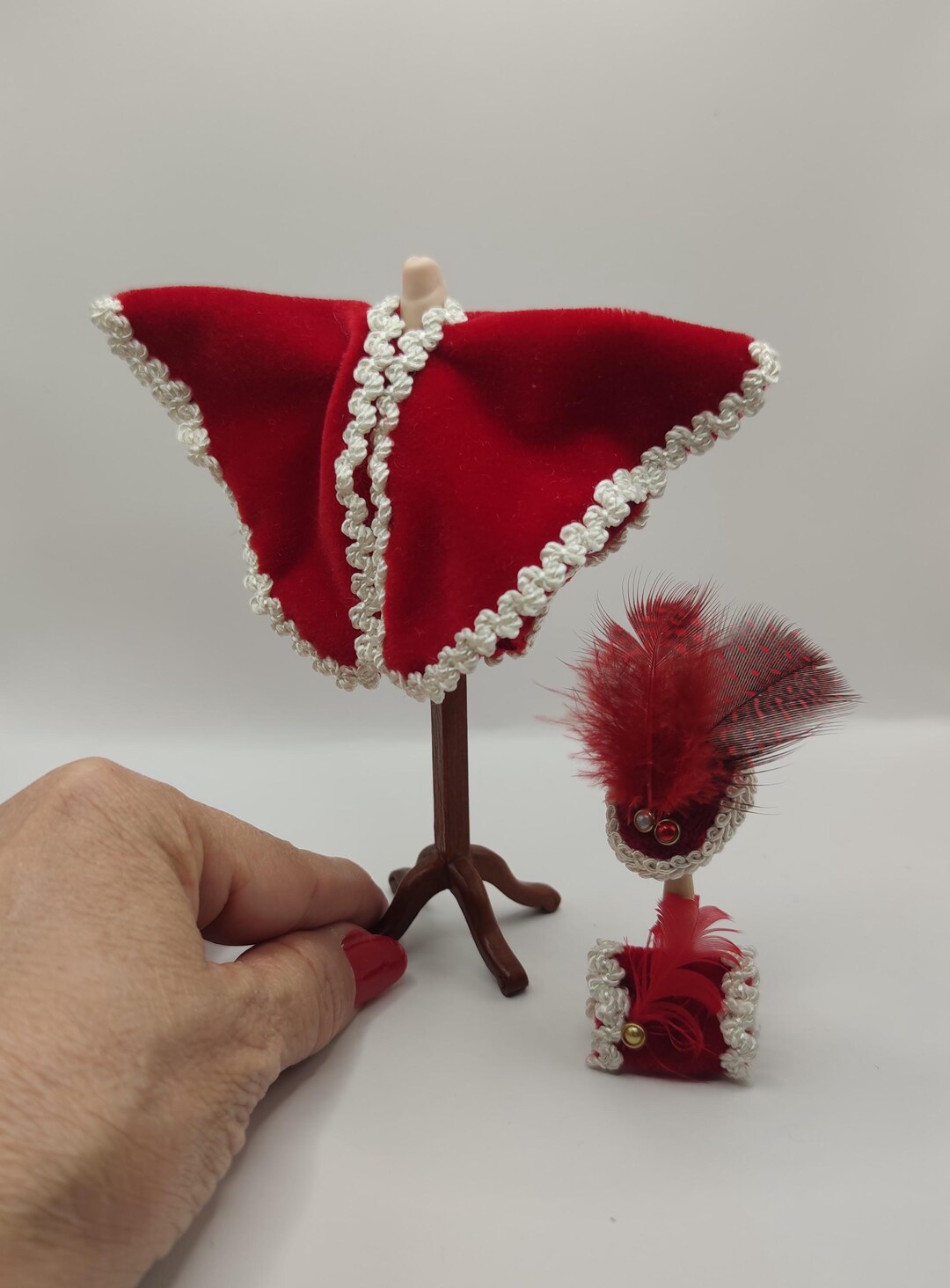 Removable Cape, Bonnet and Sleeve Assembly, 1:12 Scale. - Etsy