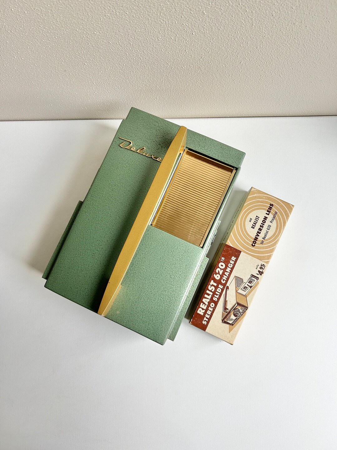 1960s Realist 620 Slide Projector, Model No. 3151, Slide Changer, 2.25 ...