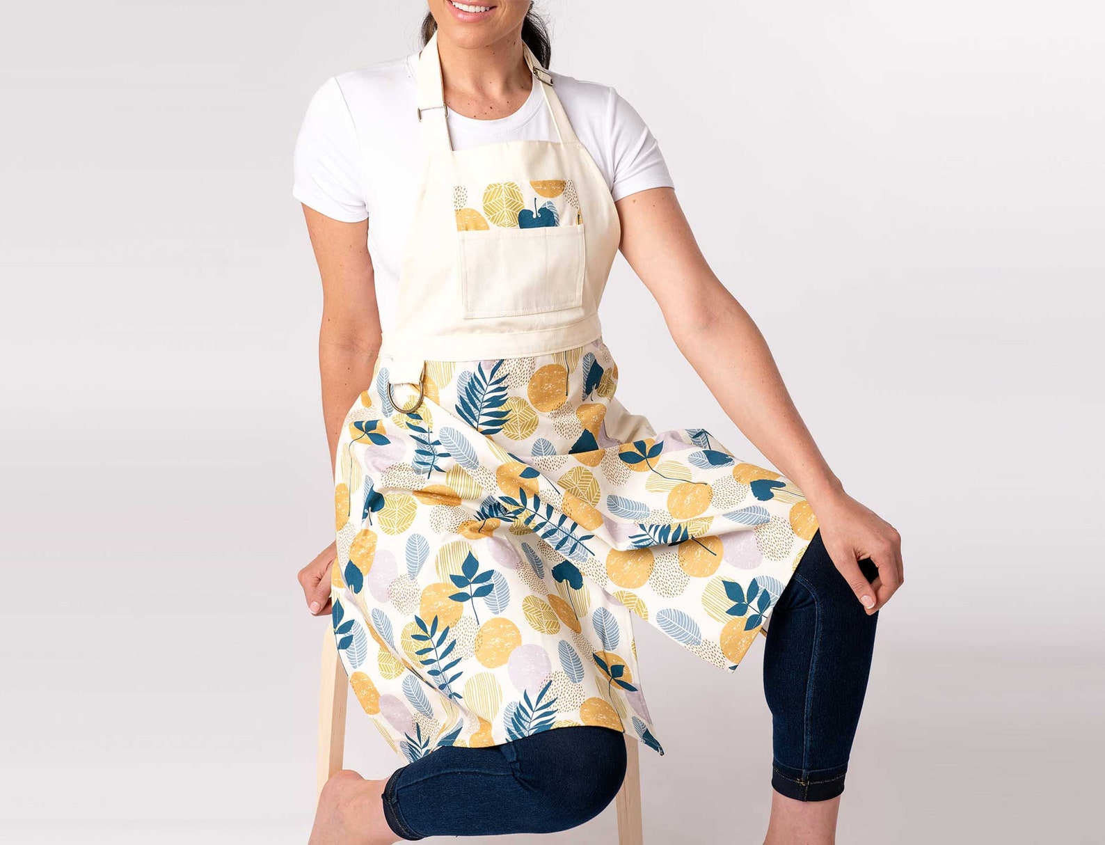 Split Leg Pottery Apron, Crafts Apron, Kitchen Apron, With Pockets for ...