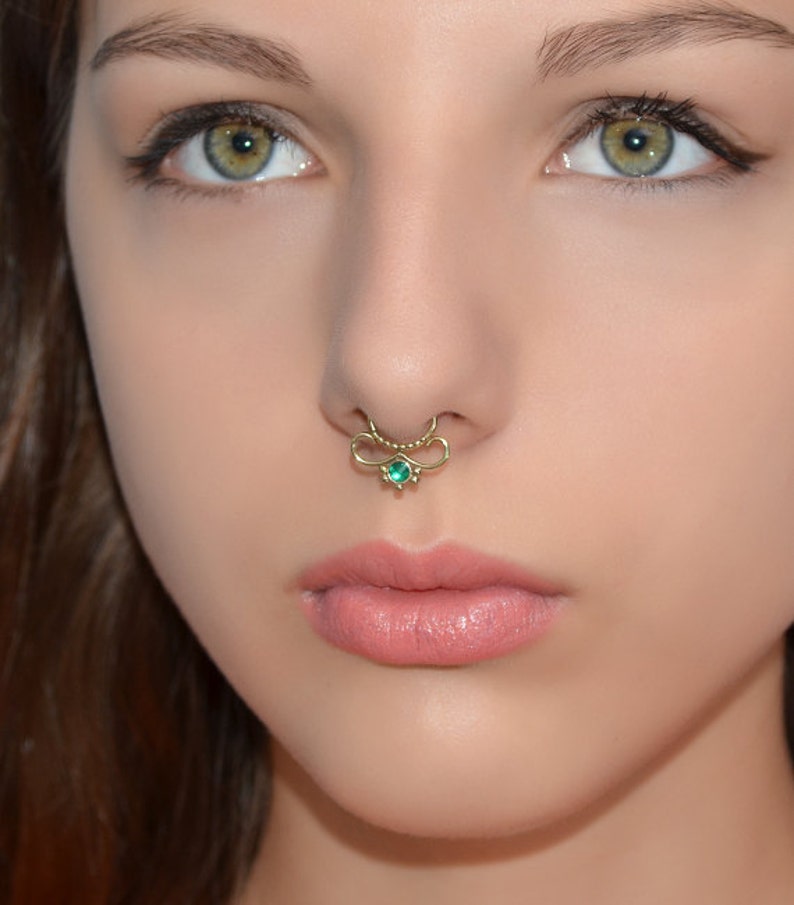 3mm Emerald SEPTUM RING // Gold Septum Piercing Small Nose | Etsy
