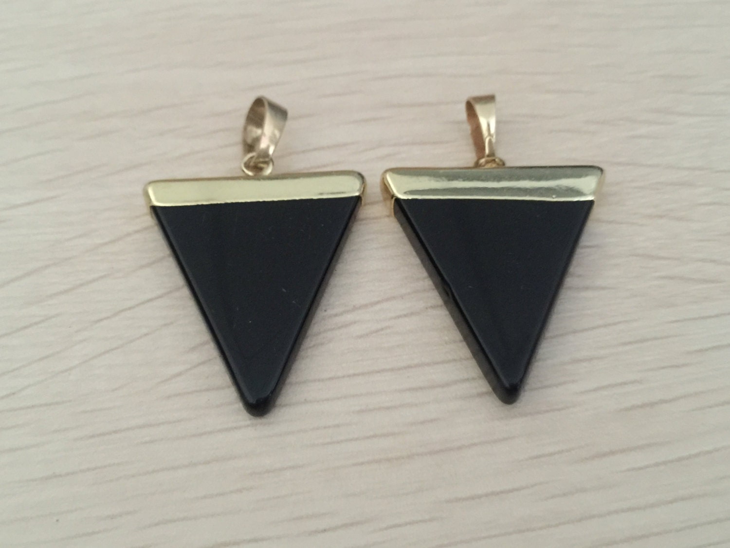 Black Onyx Triangle Pendant Black Agate Pendant Triangle Gemstone ...