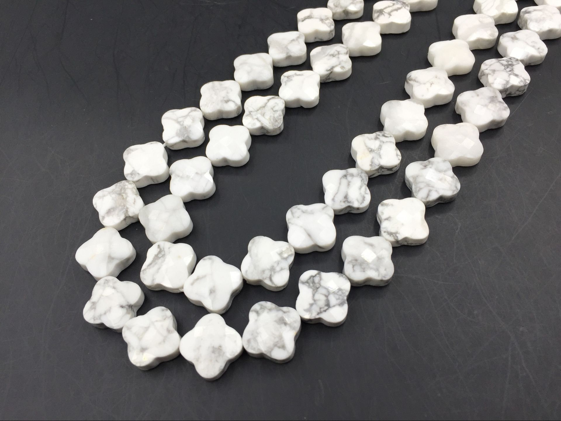 Facetado Howlite Clover Abalorios Blanco Howlite Abalorios | Etsy