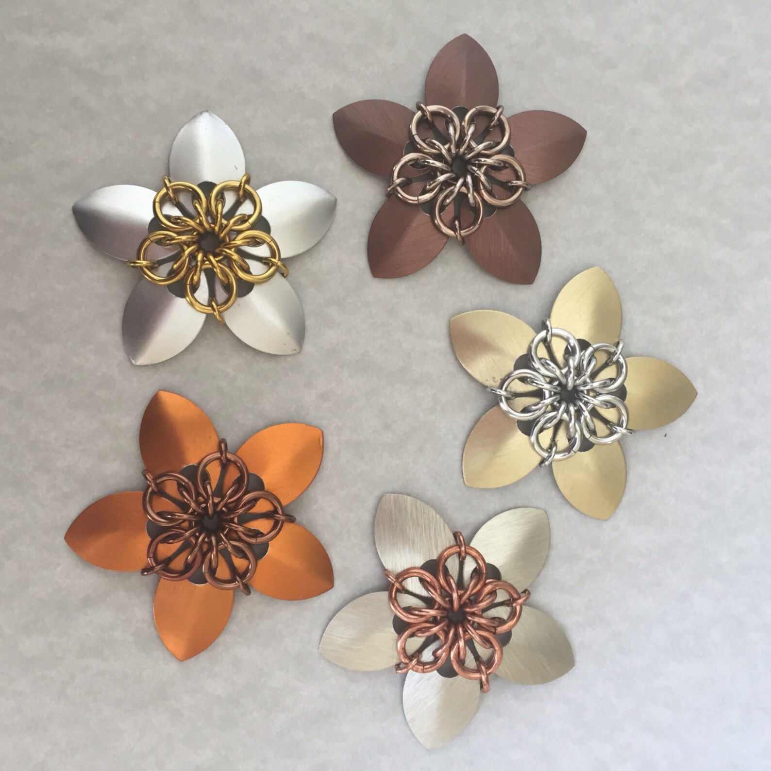 Scale Maille Flower Pendant Choice of Colors - Etsy