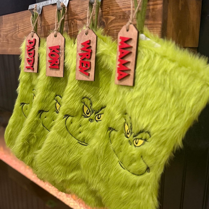 Grinch Gift Name Tags - 60+ Gift Ideas for 2025