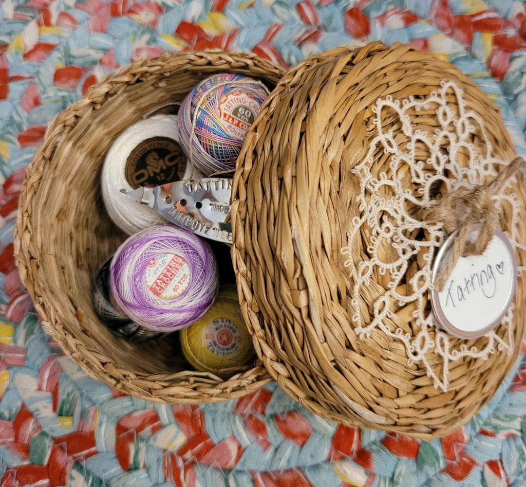 Vintage Tatting Shuttle Set: Sweetgrass Box, Mixed Threads - Etsy