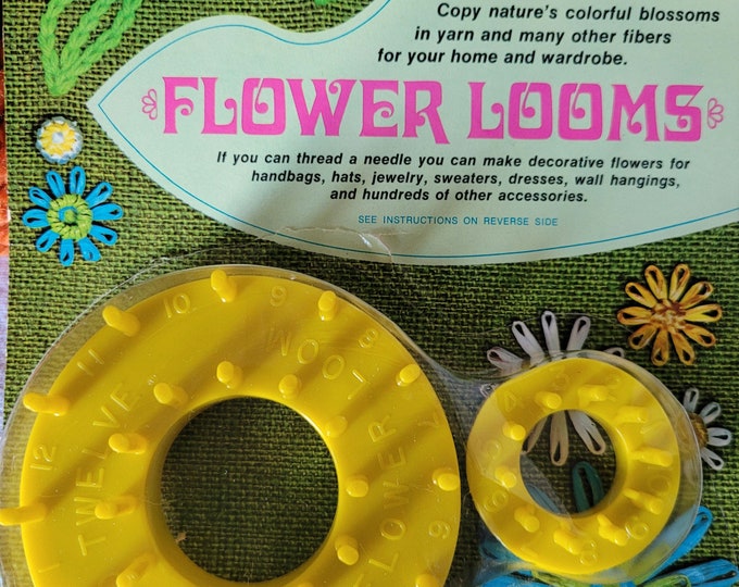 Flower Looms by Studio Twelve & Yarn, Set of Two Looms, (3) Skeins Aunt ...