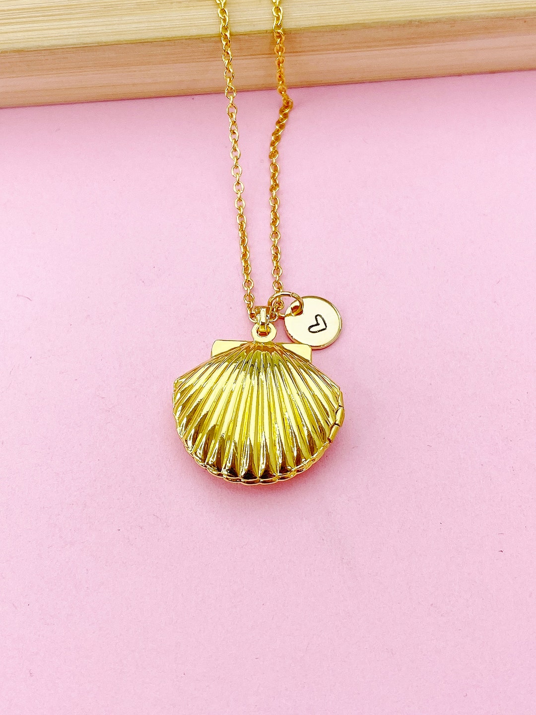Gold Scallop Shell Locket Necklace, N1798 - Etsy