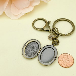 Flower Locket Keepsake Photo Frame Initial Keychain, Best Christmas ...