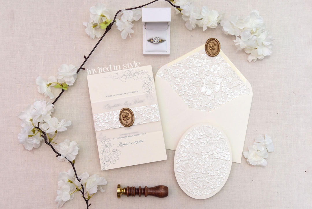 Sculpted Embossed Designer Paper Wedding Invitation With Oval Enclosure ...