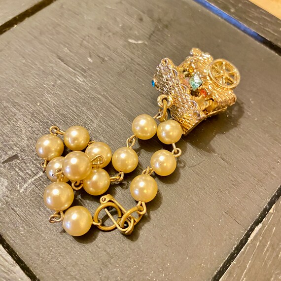 Vintage Gold Tone Flower Cart Charm Bracelet - Gem