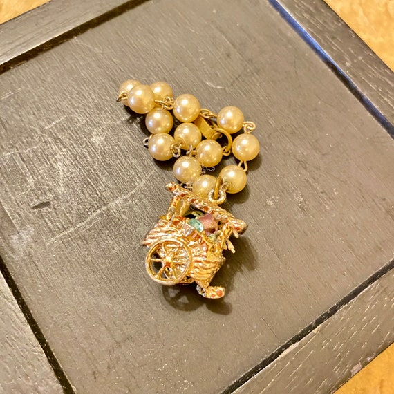 Vintage Gold Tone Flower Cart Charm Bracelet - Gem