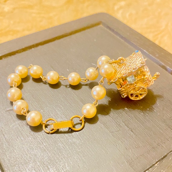 Vintage Gold Tone Flower Cart Charm Bracelet - Gem