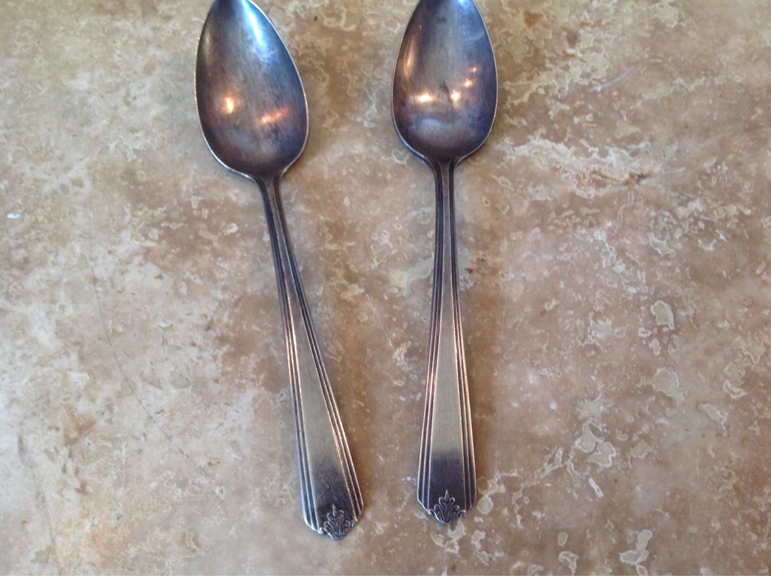 Pair of Spoons, Vintage, Ships From Canada - Etsy