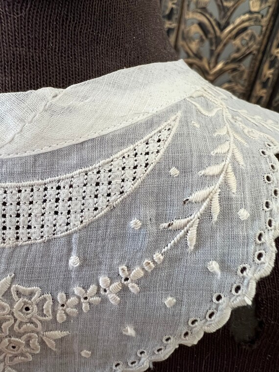 Antique hand embroidered white work collar - Gem