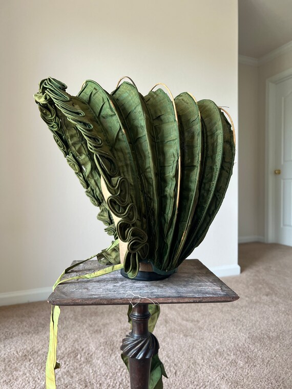 18th century early 19th century calash hat bonnet gre… - Gem
