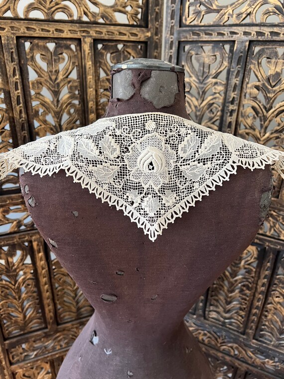 Antique Edwardian lace collar. Machine made - Gem