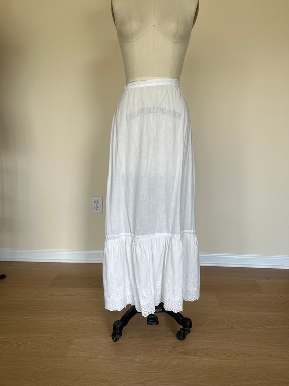 Antique edwardian petticoat with embroidered ruffle. … - Gem