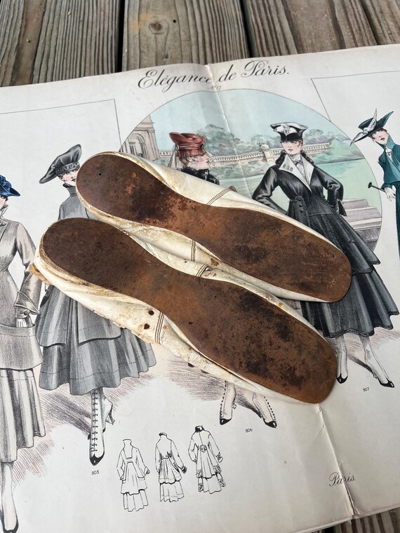 Original regency leather straight last shoes. 1820s 1… - Gem