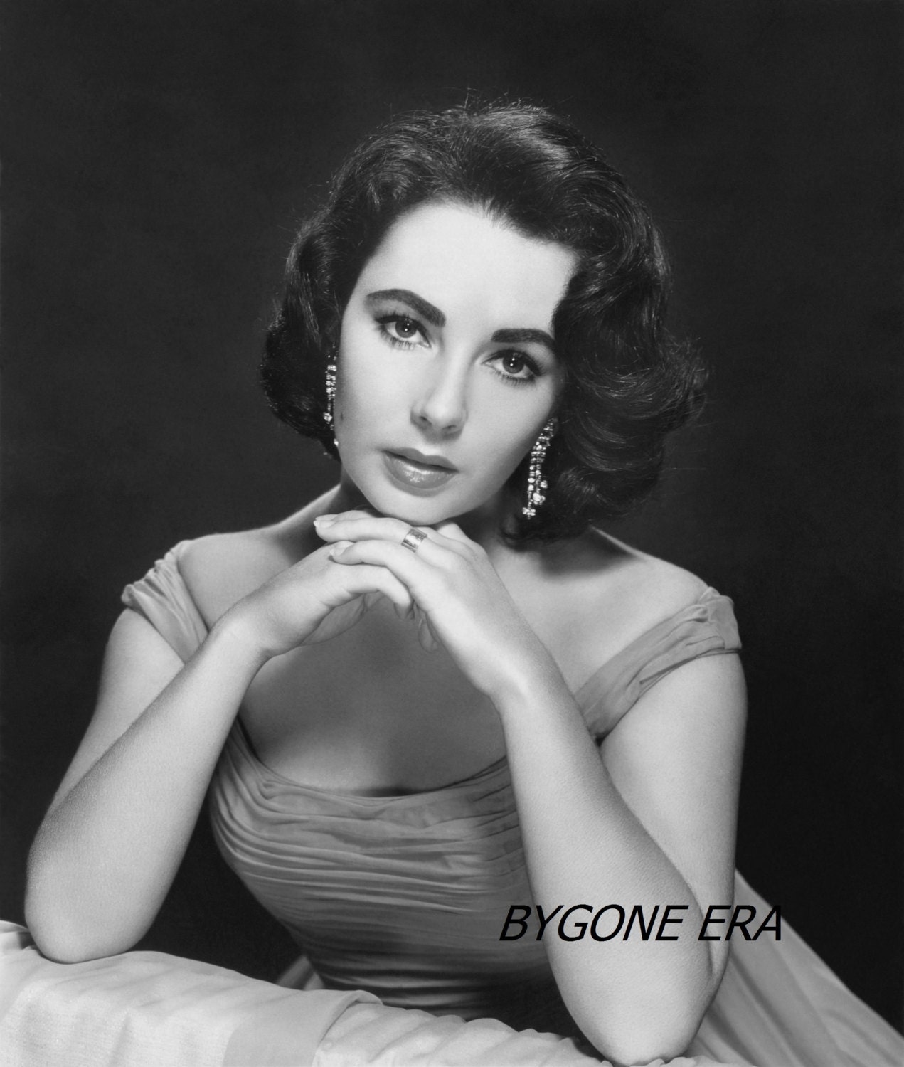 Elizabeth Taylor Young and Beautiful Pinup Poster Art Artwork | Etsy