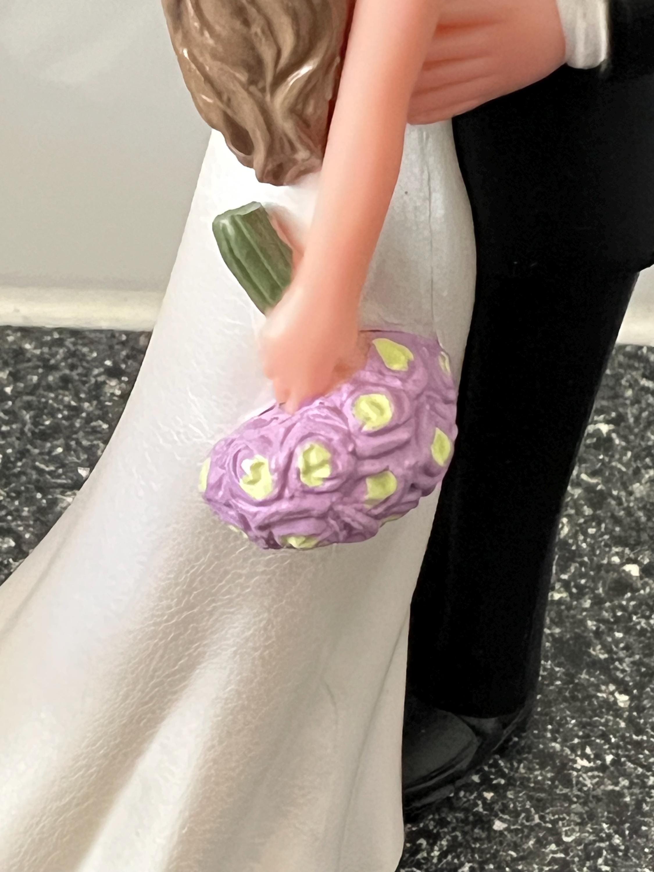 WEDDING CAKE TOPPER Bride and Groom Flowers Bouquet Keepsake ...