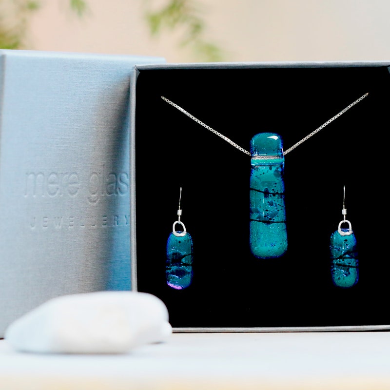 Color Shifting Necklace - Etsy UK