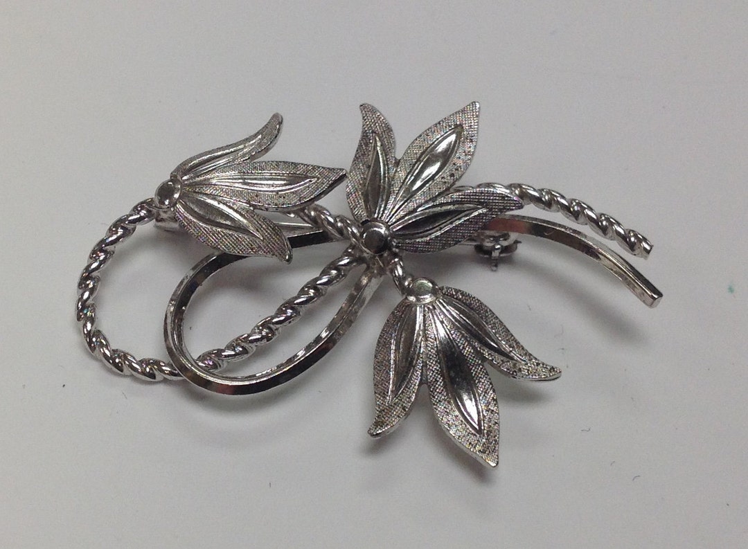 Vintage Signed V. O. Sterling Three Leaf Pin - Etsy
