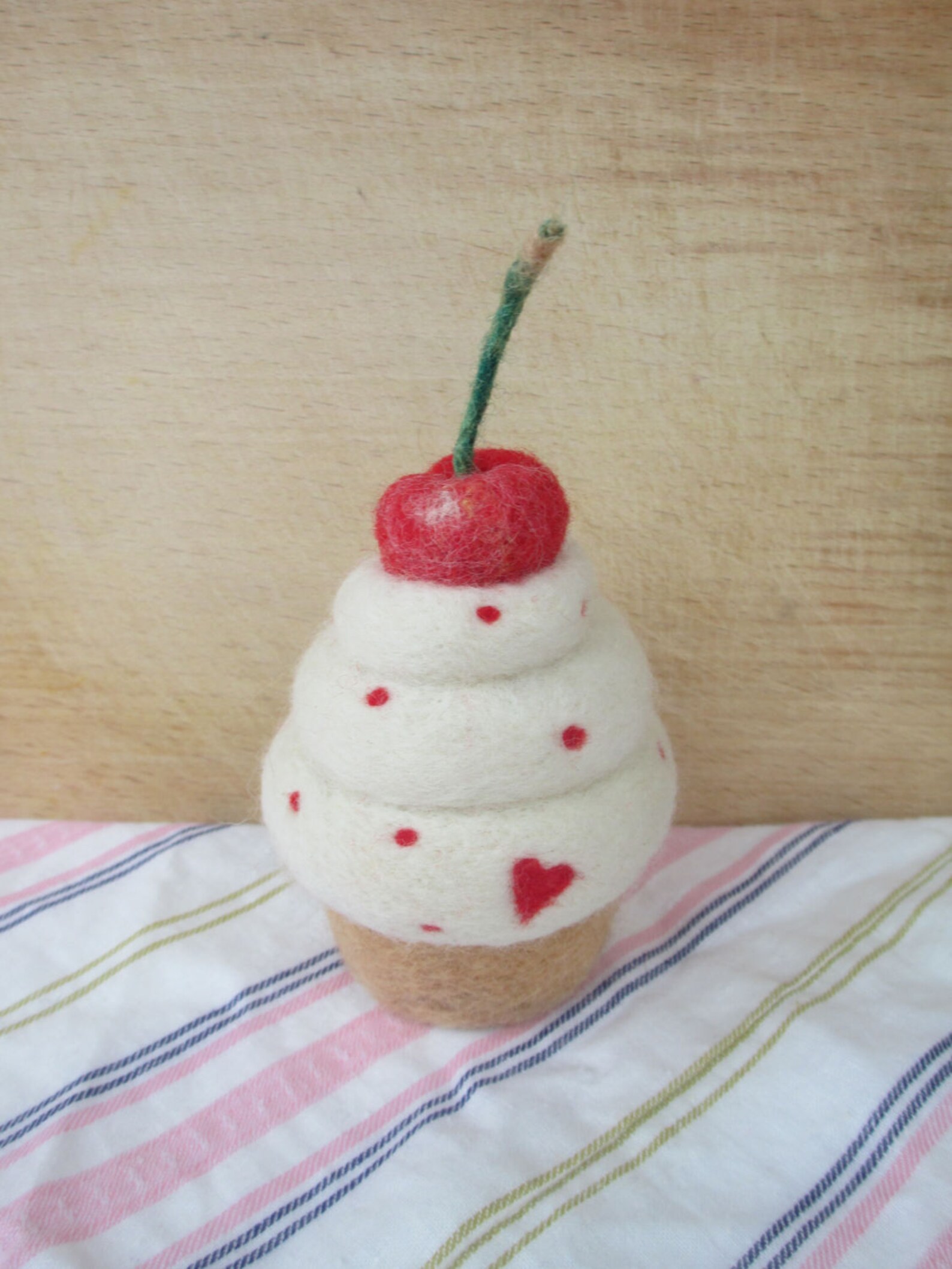 Needle Felted Cupcake, Felt Cherry Cake, Pretend Pastry, Felting ...