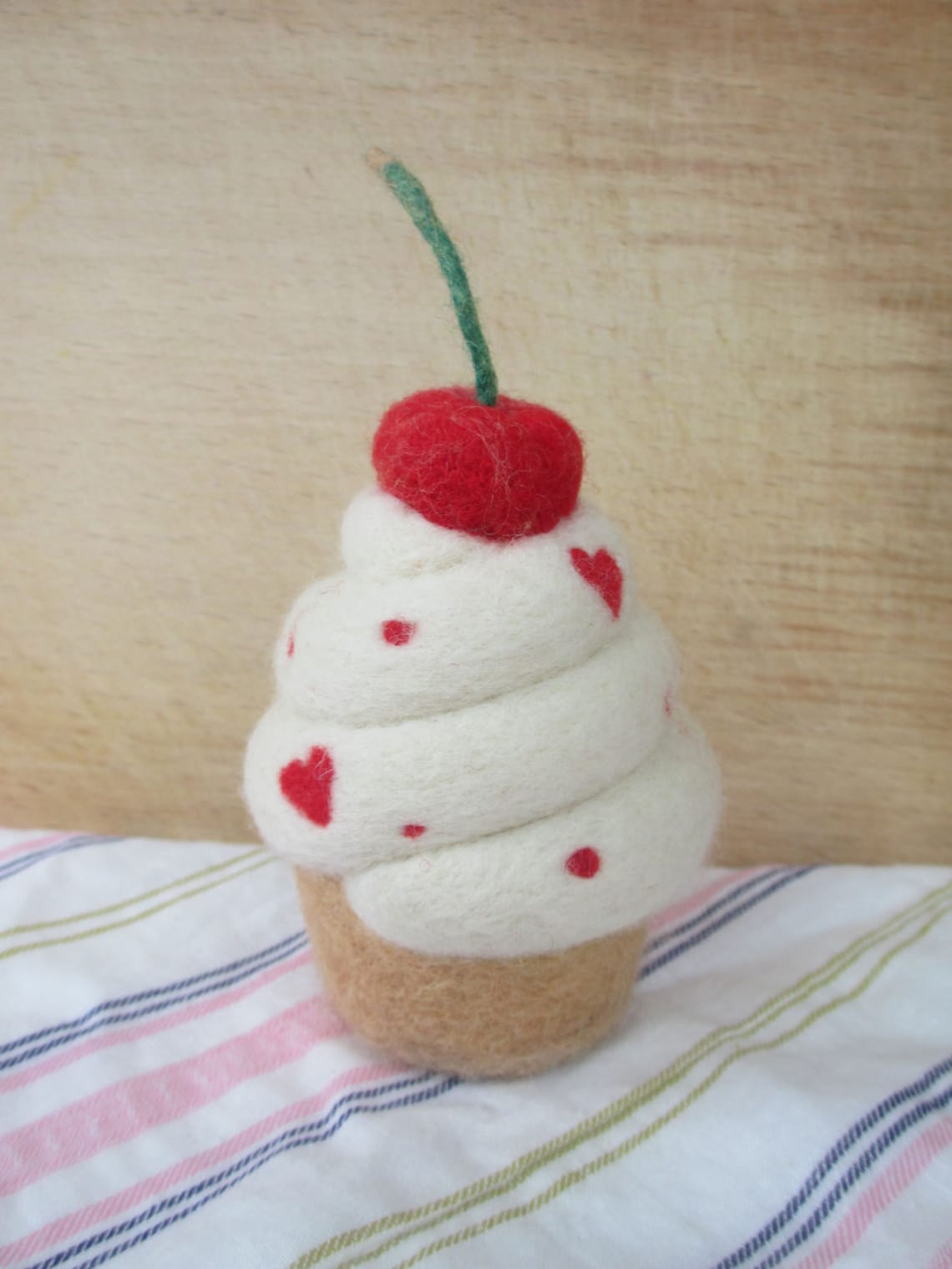 Needle Felted Cupcake, Felt Cherry Cake, Pretend Pastry, Felting ...