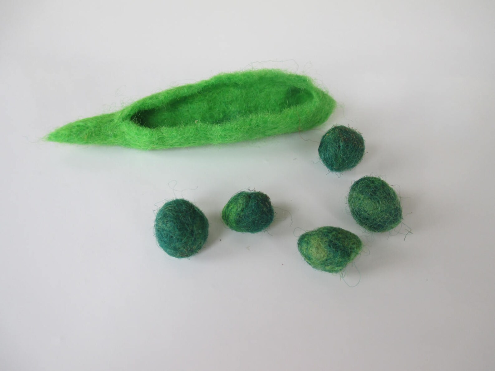 Felted Peas, Felt Pea Pod, Peas in a Pod, Wool Felt Peas, Woolen Peas ...