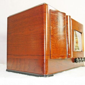 Stunning Example Emerson/ingraham Model DX-356 (1941) Am/shortwave ...