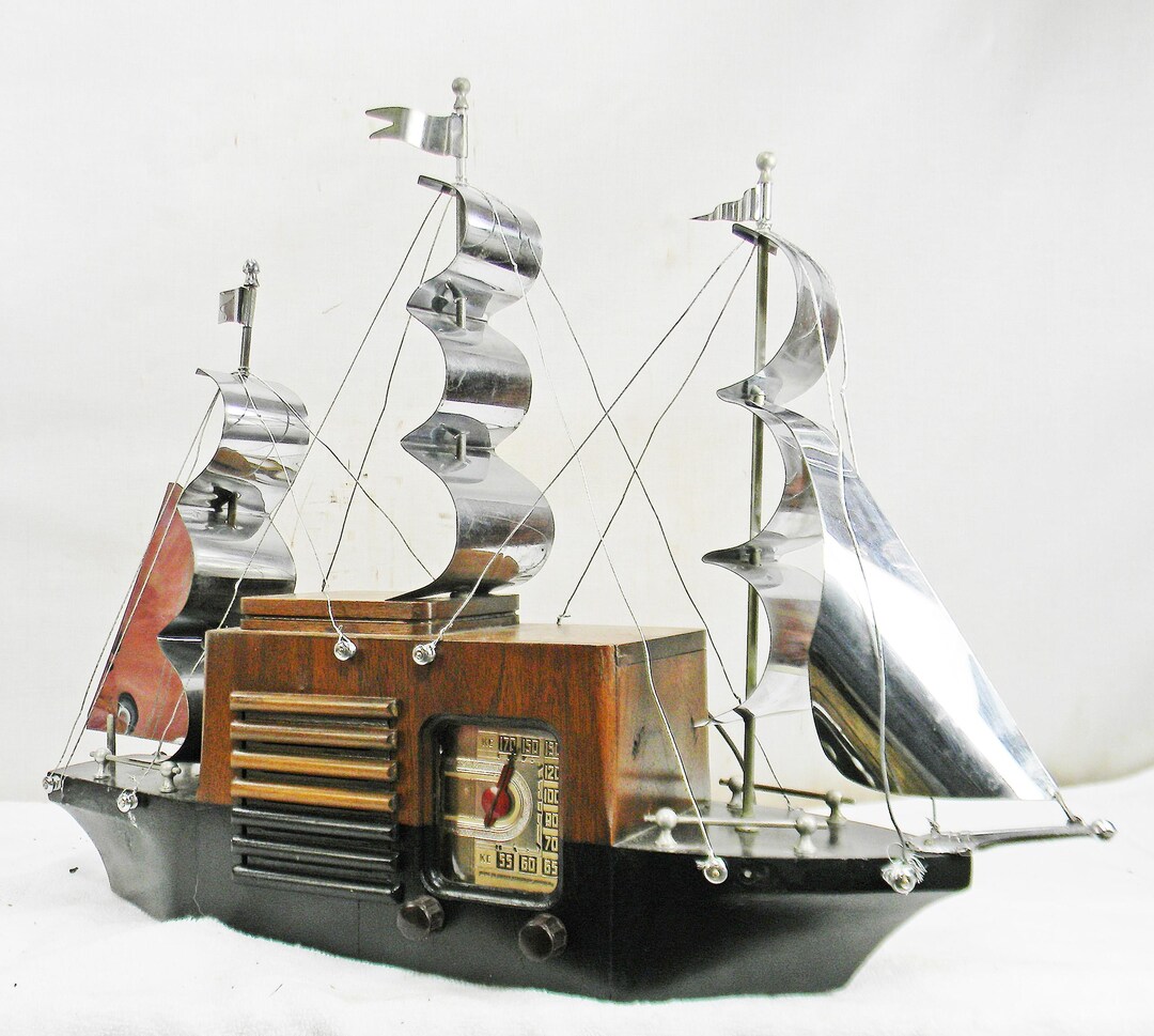 A Unique Novelty Radio! Mastercraft” Melody Cruiser” Am Radio With Mini ...