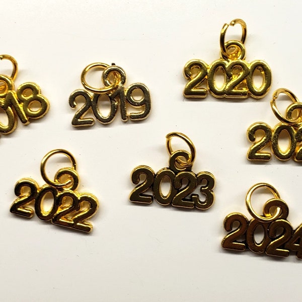 2021 Charm - Etsy