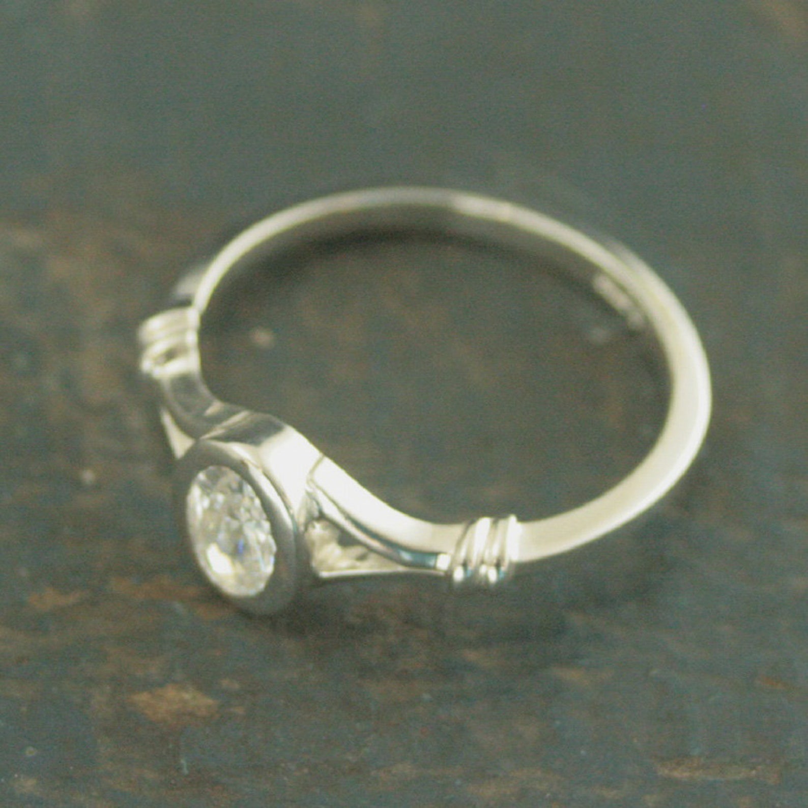 SALE Oval Ring Bezel Setting Mirror Mirror Unique Engagement Ring Split ...