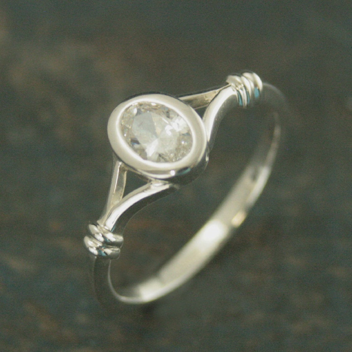 SALE Oval Ring Bezel Setting Mirror Mirror Unique Engagement Ring Split ...