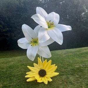 One Giant Lily 50cm to 1m Diameter Handmade of Isolon, Freestanding ...