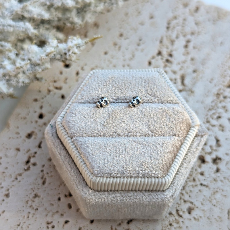 Tiny Skeleton - Etsy