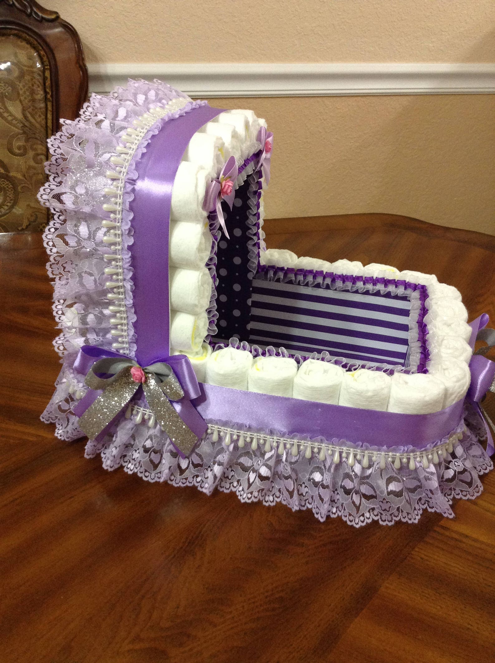 Cute Bassinet Diaper/ Girl Baby Shower/ Elegant Centerpiece / Original ...