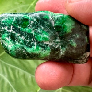 261.50 Carats Natural Rock Kosmochrol Jade,maw Sit Sit Jade,jade Albite ...