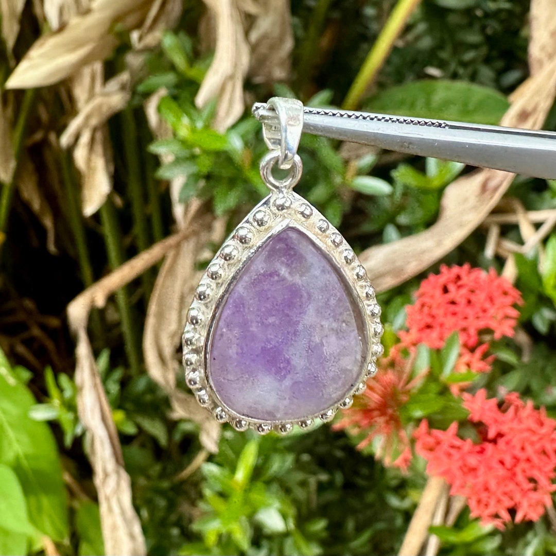 Natural Rare Stone Hackmanite UV Color Change,heckmanite,sodalite,color ...