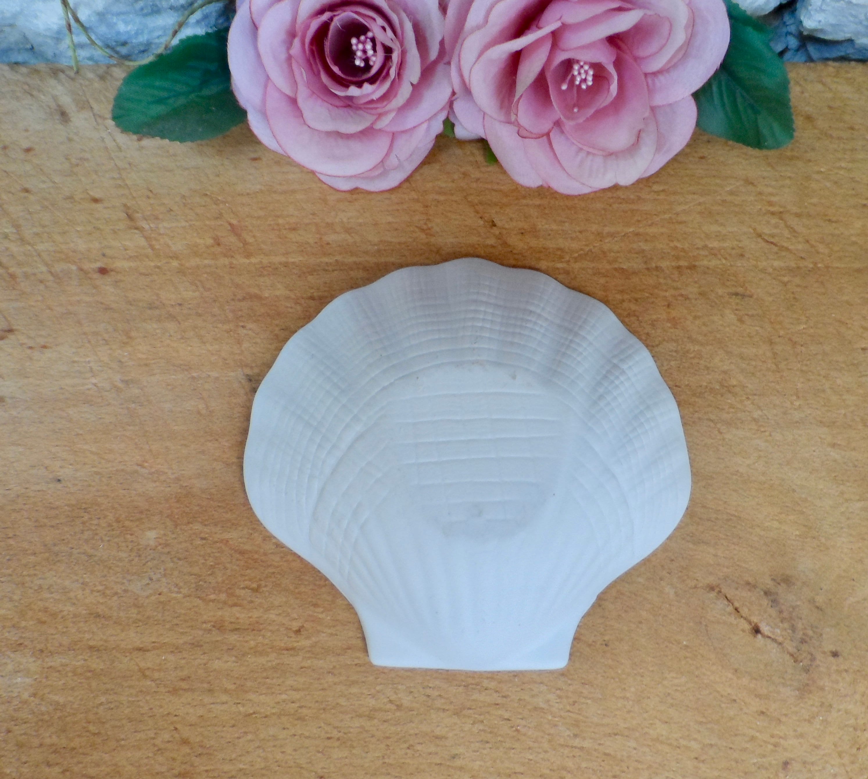 French Vintage Clam Oyster Scallop Shell Set. Six Ceramic Coquille ...