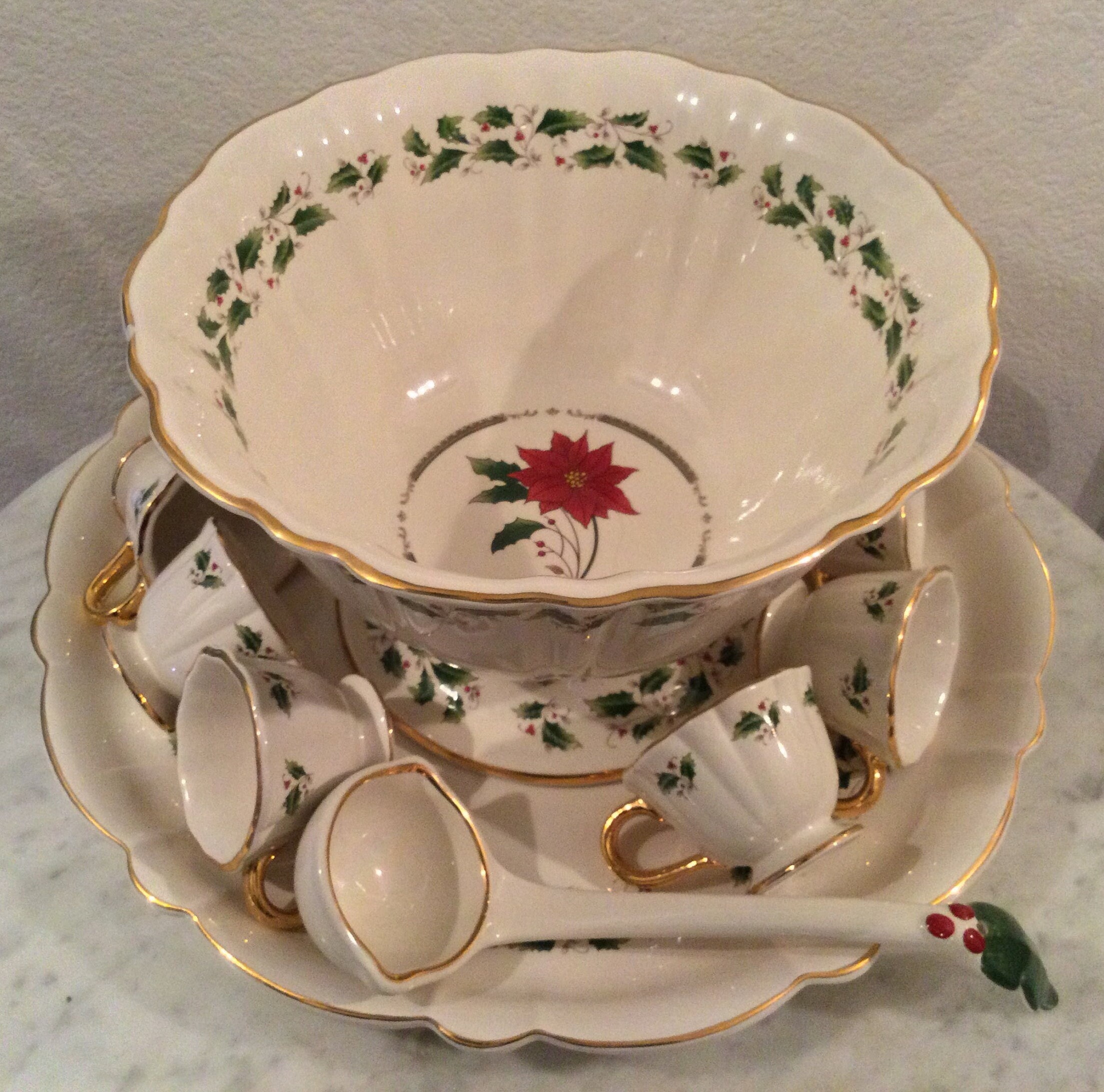 ROYAL LIMITED holly Holiday Punch Set, 13 Pieces, Punch Bowl, Punch ...