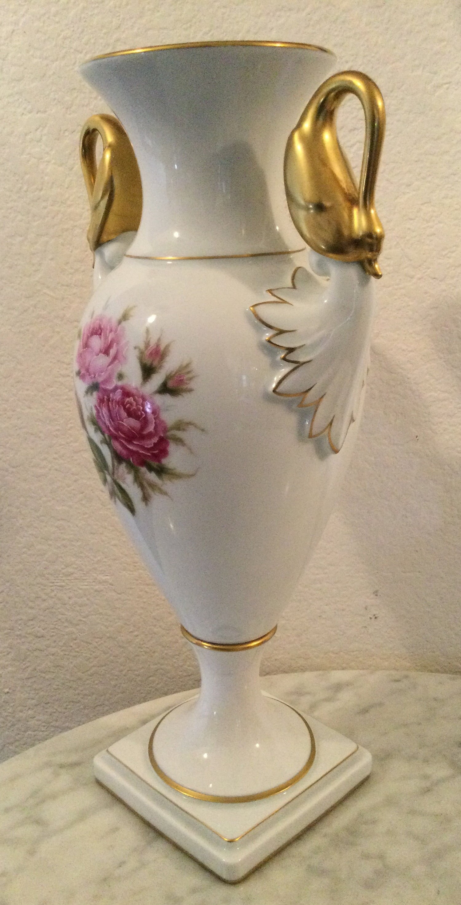 Vintage A. K. KAISER “MOOSROSE” 13 5/8” Urn Vase. Pink Flowers, Green ...