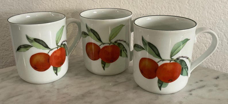 ROYAL WORCESTER “evesham Vale” 3 (three) Mugs. Various Fruits, Green ...